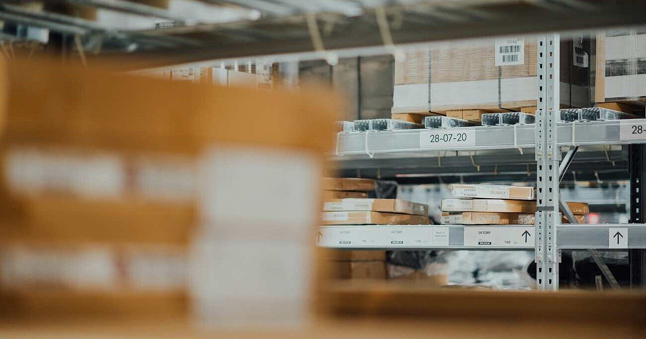 Das FIFO Prinzip einfach erklärt: Inkl. Beispielen und Vergleich mit ...